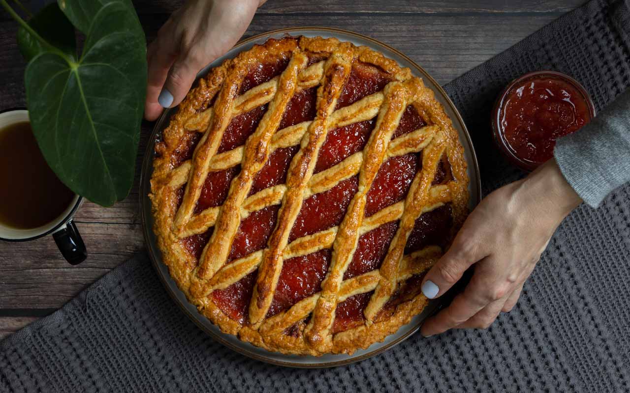 Greek jam tart Pasta Flora | fooodlove.com